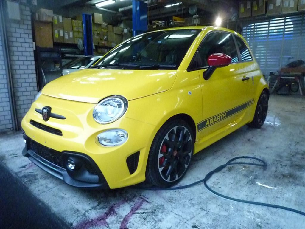 眩しいアバルト595 │ アクセスエボリューション -Access-Evolution BLOG-